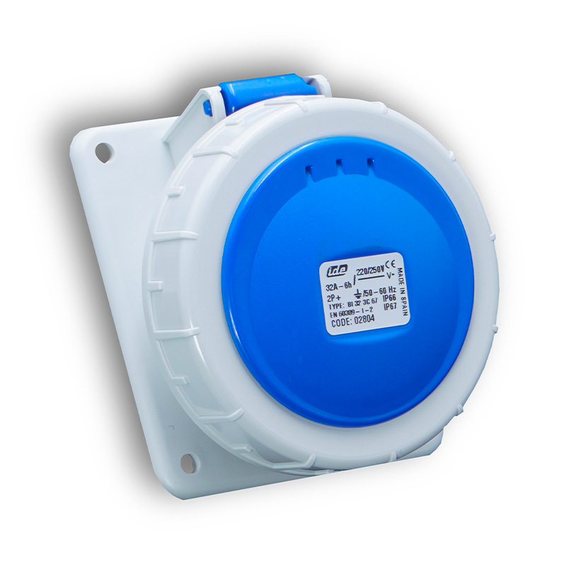 PCE 2P+T 32A 220V IP44